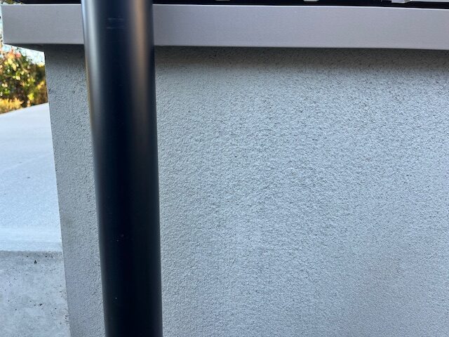 外部基礎巾木刷毛引き仕上げ 浜松市中央区某寺院 | ハマニ株式会社